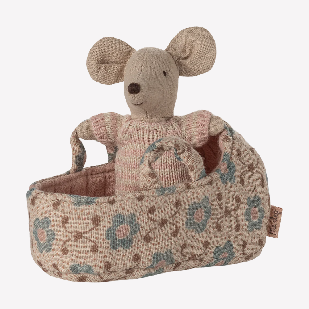 Baby Mouse in Carry Cot – The Acorn Store